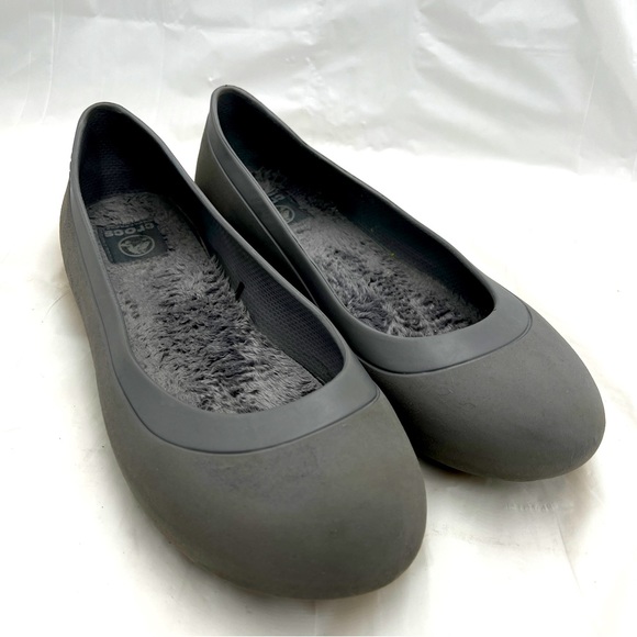 CROCS | Shoes | Crocs Mammoth Slipon Faux Fur Lined Flats Womens Gray ...